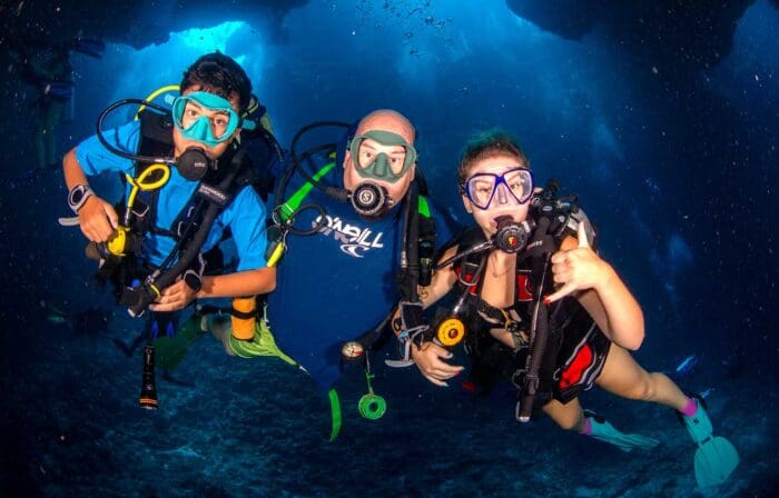 Tips on diving with your kids